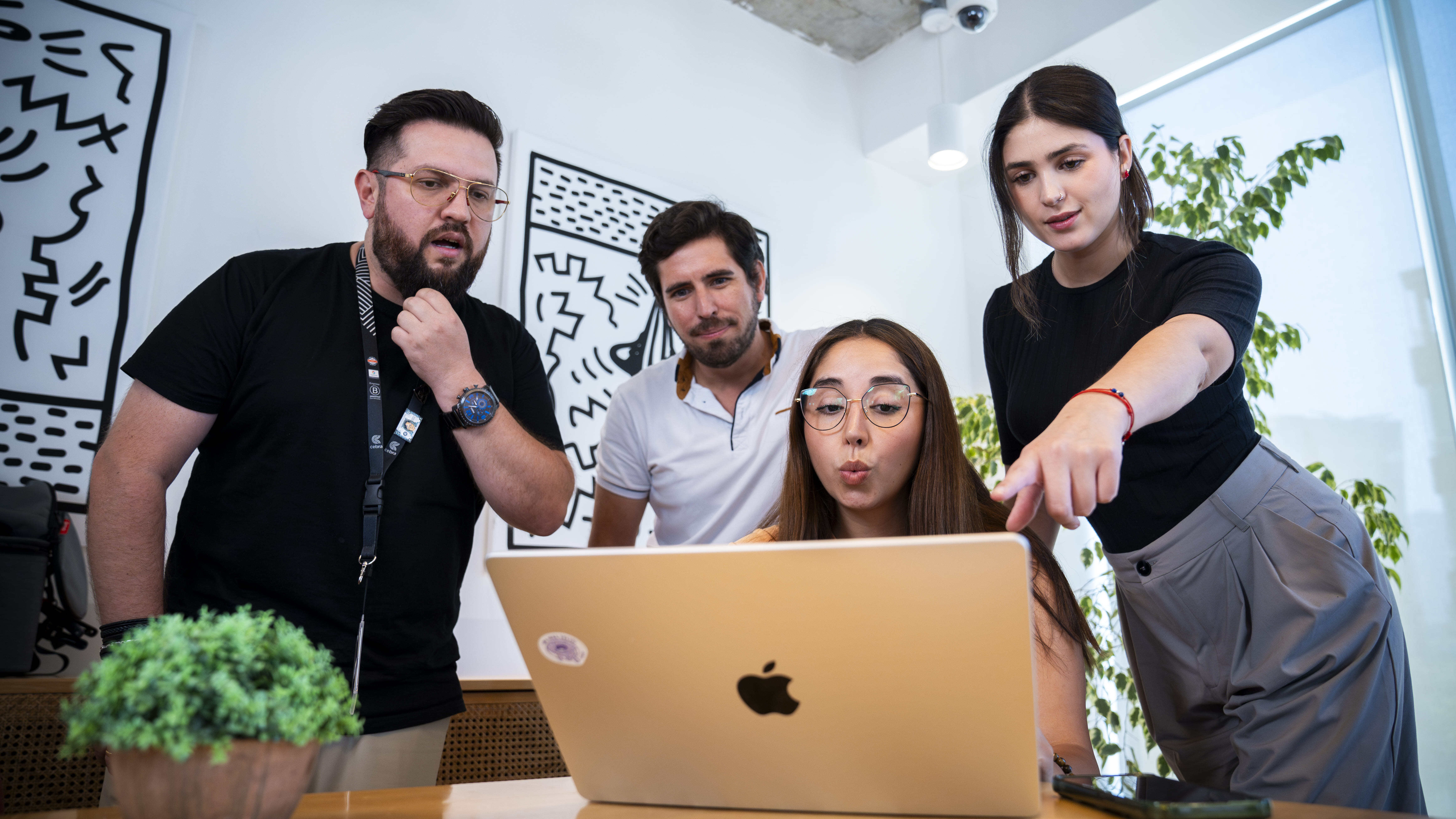 Informe Digital 2025: nuevas tendencias en redes sociales | Cebra Blog